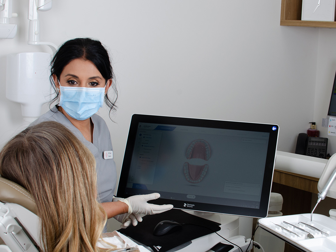 Dr Roshanak Amrein | Alumni | University of Adelaide