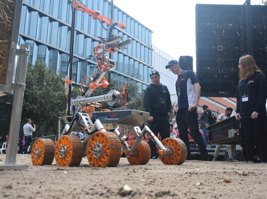 Inaugural Rover Challenge proves a winner | Newsroom | University of ...