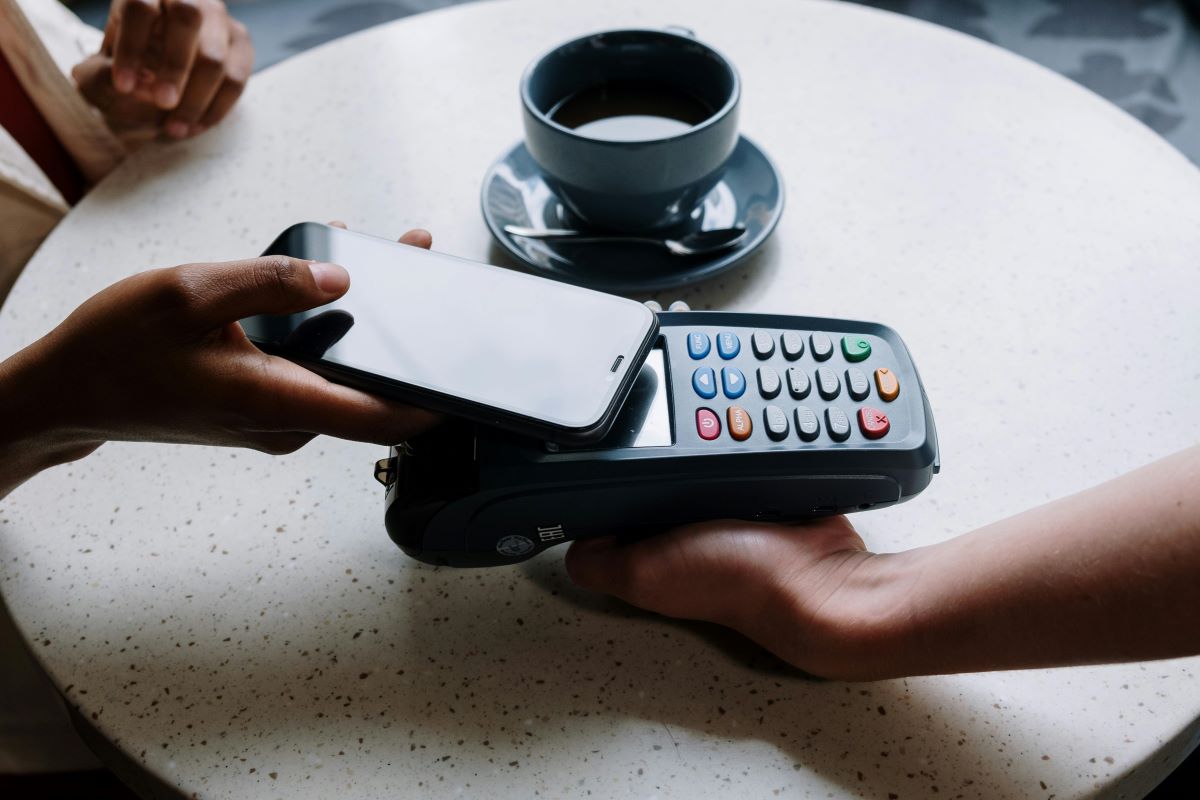We spend more with cashless payments | Newsroom | University of Adelaide